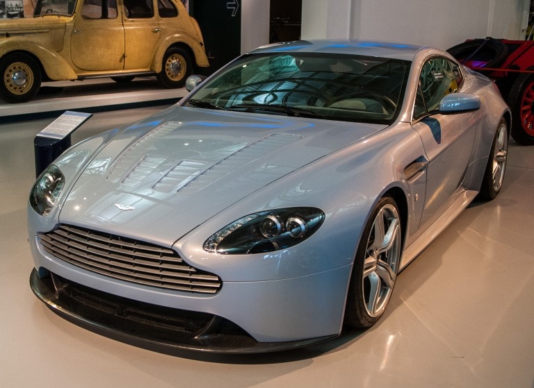 Vantage V12 - CUSTOM CONCEPTS